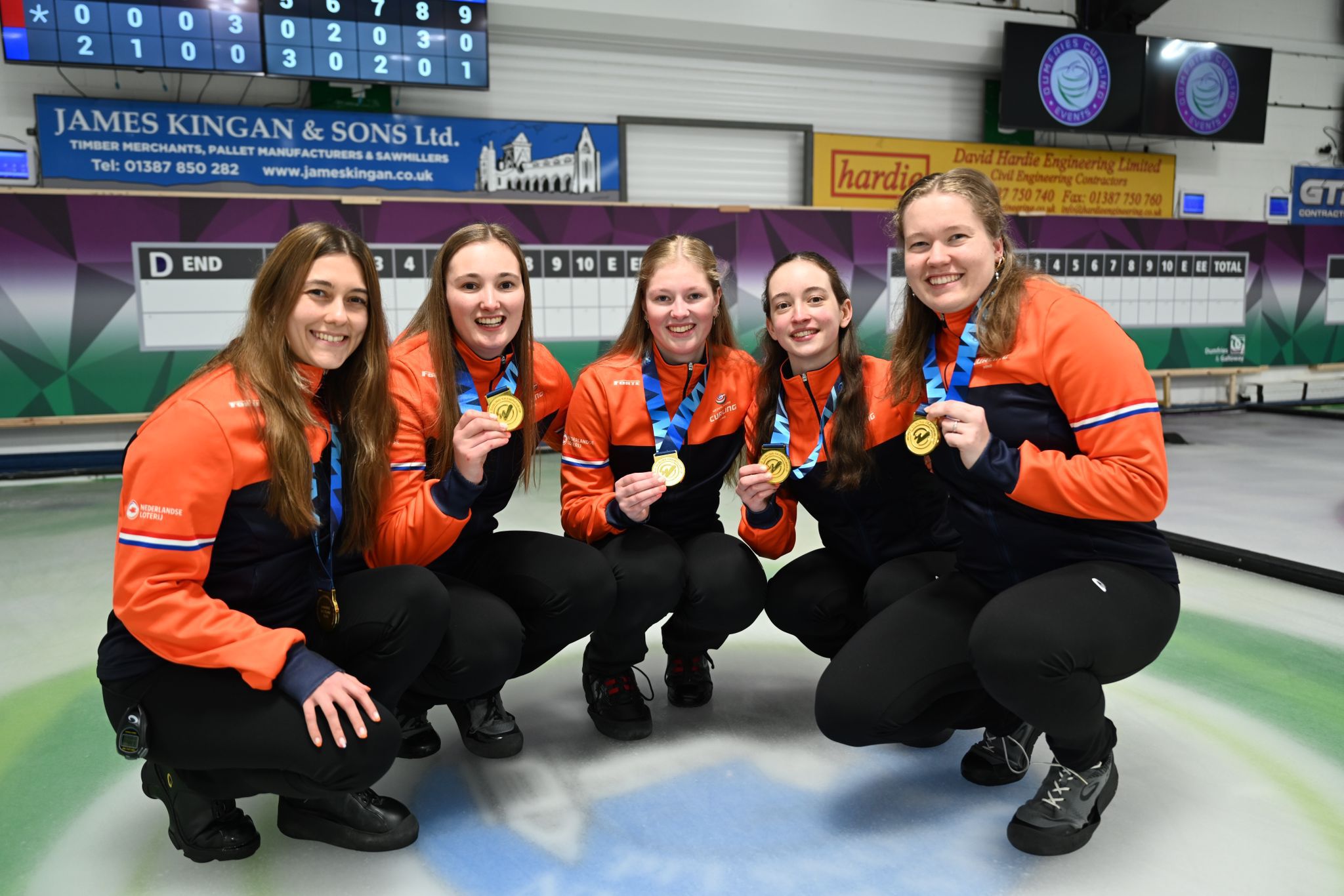 Tilburgse Linde (16) en haar team veroveren goud op EK Curling
